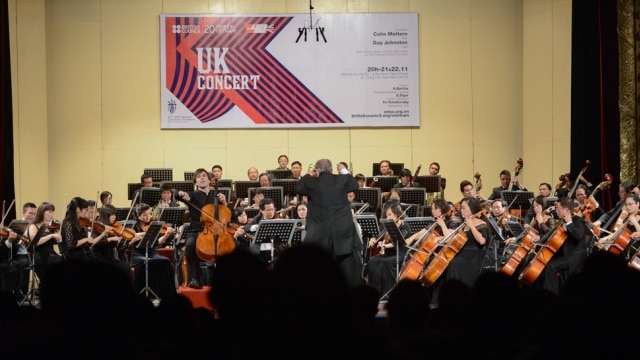 Colin Metters and Guy Johnston in Vietnam | British Council